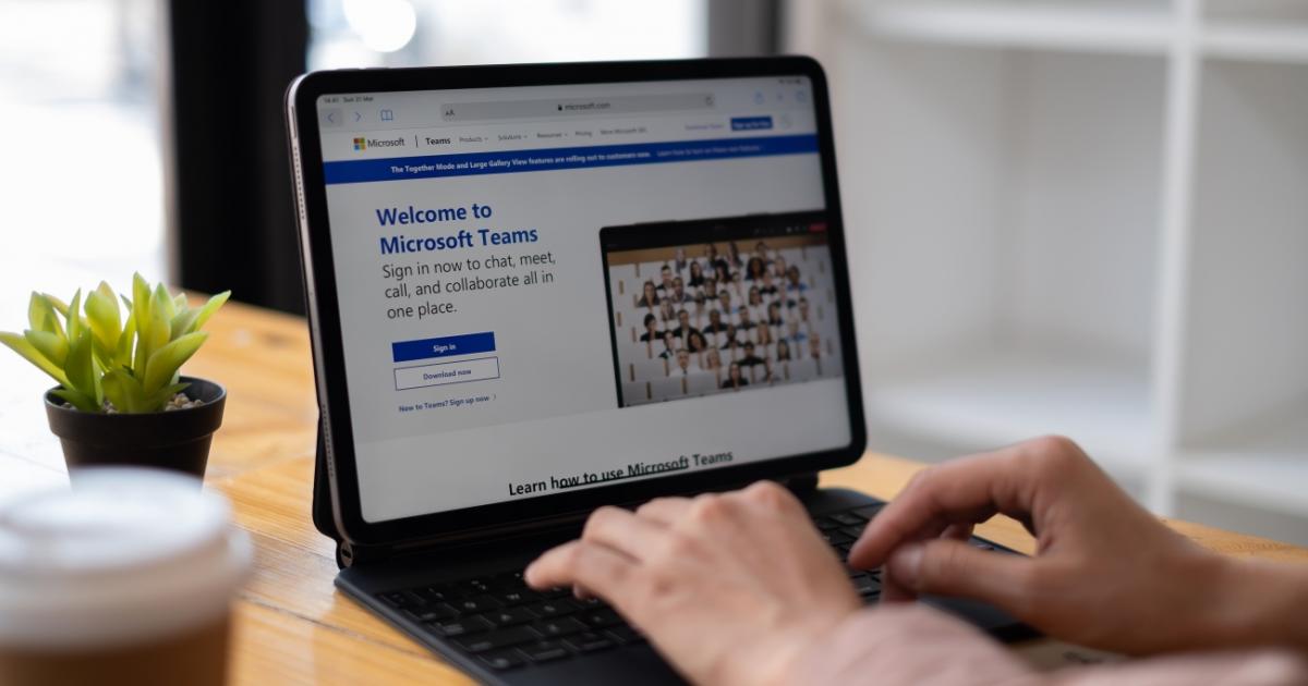 Приложението за работа на Faceboook се интегрира с Microsoft Teams