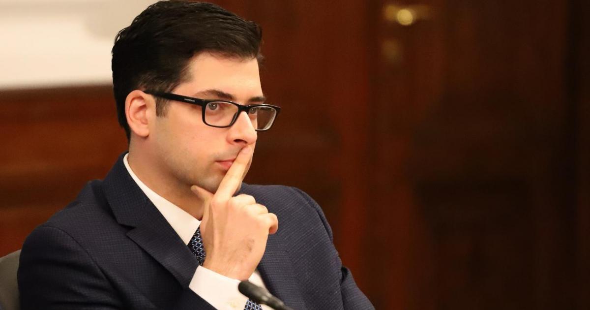 Държавата се готви за въвеждане на цени и в лева, и в евро от август