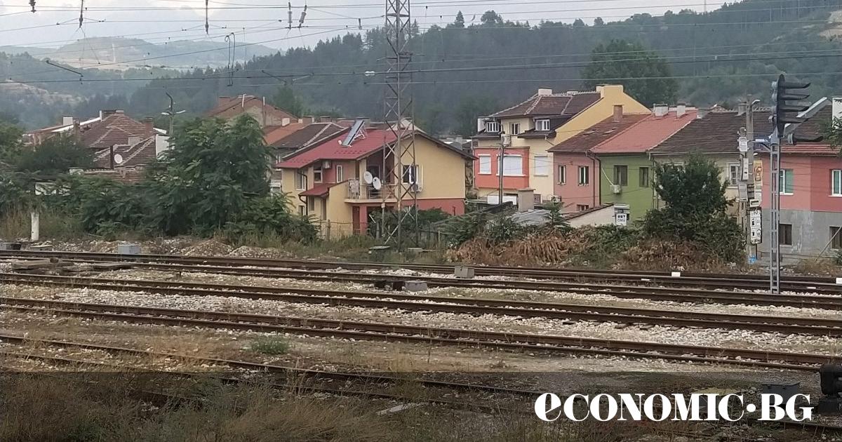 Фирма без финансови отчети забавя ключовата жп връзка със Северна Македония